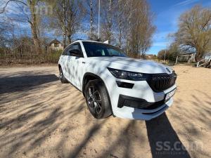 Balts Skoda Kodiaq 2023 Rīga, ar dzinēja tilpumu 1.50 L un nobraukumu 56 tūkst. km par 31595 €, foto 4 vietnē AUTOMOTO.COM.LV