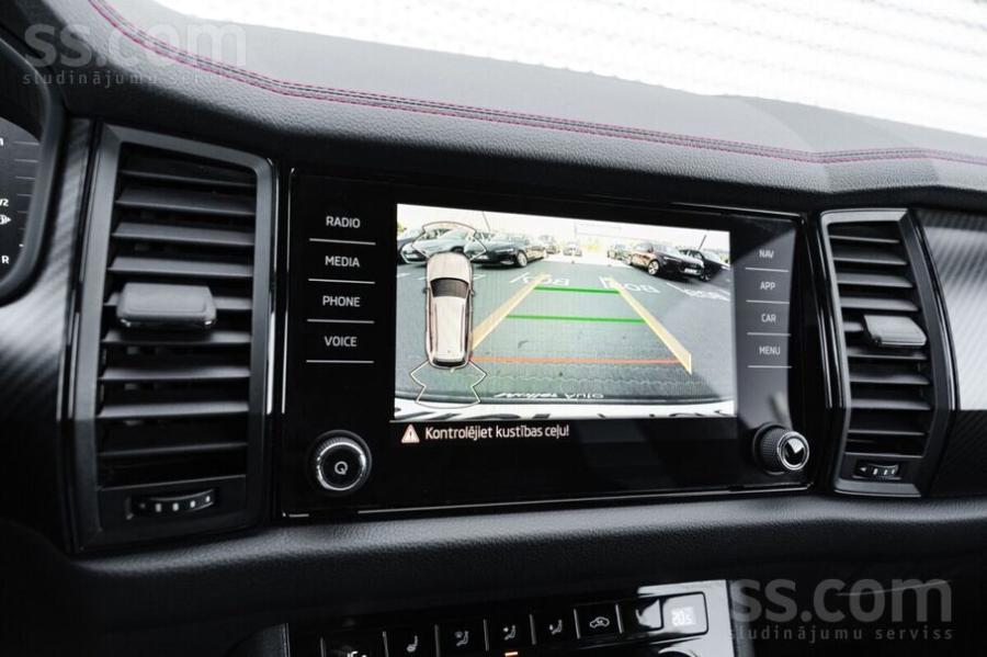Белый Шкода Kodiaq 2023 в Рига, объемом двигателя 2.00 л и пробегом 125 тыс. км за 35200 €, фото 19 на AUTOMOTO.COM.LV