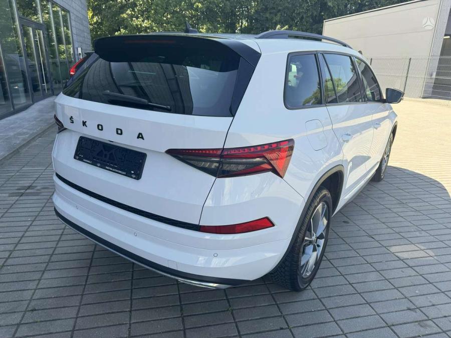 Белый Шкода Kodiaq 2023 в Каунас, объемом двигателя 1.50 л и пробегом 229 тыс. км за 24900 €, фото 5 на AUTOMOTO.COM.LV