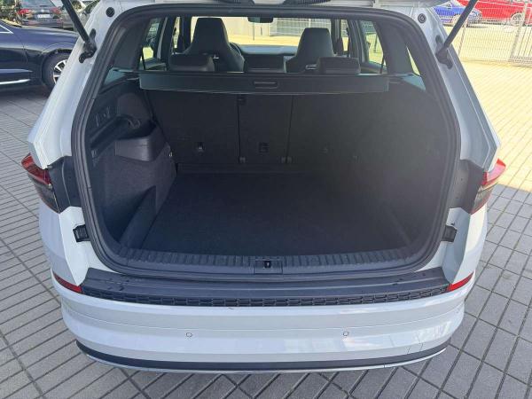 Balts Skoda Kodiaq 2023 Kauņa, ar dzinēja tilpumu 1.50 L un nobraukumu 229 tūkst. km par 24900 €, foto 6 vietnē AUTOMOTO.COM.LV
