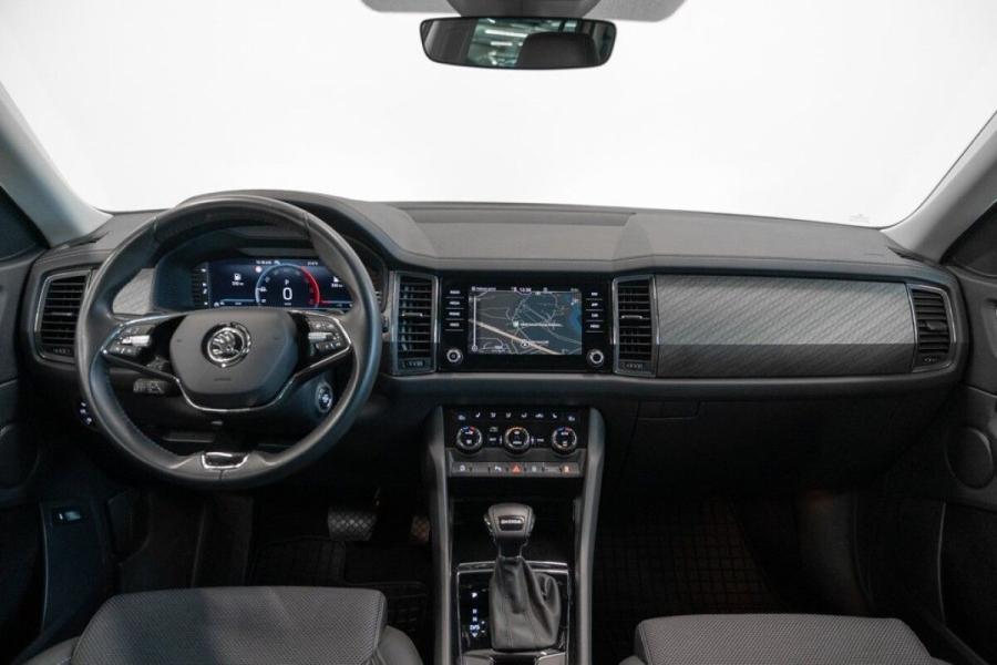 Белый Шкода Kodiaq 2023 в Вильнюс, объемом двигателя 2.00 л и пробегом 158 тыс. км за 23800 €, фото 13 на AUTOMOTO.COM.LV
