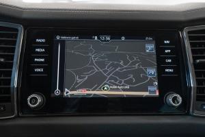 Белый Шкода Kodiaq 2023 в Вильнюс, объемом двигателя 2.00 л и пробегом 158 тыс. км за 23800 €, фото 18 на AUTOMOTO.COM.LV