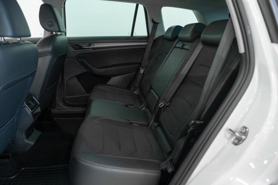 Белый Шкода Kodiaq 2023 в Вильнюс, объемом двигателя 2.00 л и пробегом 158 тыс. км за 23800 €, фото 22 на AUTOMOTO.COM.LV