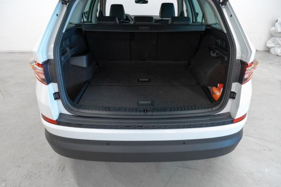 Белый Шкода Kodiaq 2023 в Вильнюс, объемом двигателя 2.00 л и пробегом 158 тыс. км за 23800 €, фото 23 на AUTOMOTO.COM.LV