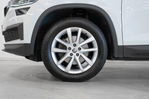 Белый Шкода Kodiaq 2023 в Вильнюс, объемом двигателя 2.00 л и пробегом 158 тыс. км за 23800 €, фото 26 на AUTOMOTO.COM.LV