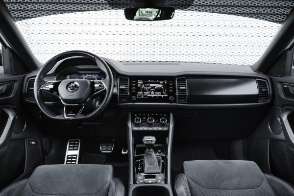 Белый Шкода Kodiaq 2023 в Марупе, объемом двигателя 2.00 л и пробегом 80 тыс. км за 34550 €, фото 6 на AUTOMOTO.COM.LV