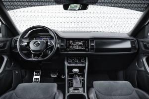 White Skoda Kodiaq 2023 in Marupe, with an engine capacity of 2.00 L and mileage of 80 thousand km for 34550 €, photo 7 on AUTOMOTO.COM.LV