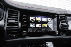 White Skoda Kodiaq 2023 in Marupe, with an engine capacity of 2.00 L and mileage of 80 thousand km for 34550 €, photo 20 on AUTOMOTO.COM.LV