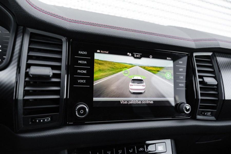 White Skoda Kodiaq 2023 in Marupe, with an engine capacity of 2.00 L and mileage of 80 thousand km for 34550 €, photo 22 on AUTOMOTO.COM.LV