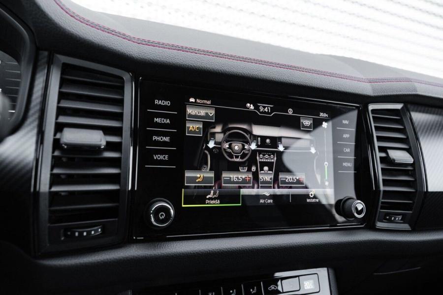 White Skoda Kodiaq 2023 in Marupe, with an engine capacity of 2.00 L and mileage of 80 thousand km for 34550 €, photo 24 on AUTOMOTO.COM.LV