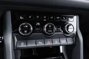 White Skoda Kodiaq 2023 in Marupe, with an engine capacity of 2.00 L and mileage of 80 thousand km for 34550 €, photo 26 on AUTOMOTO.COM.LV