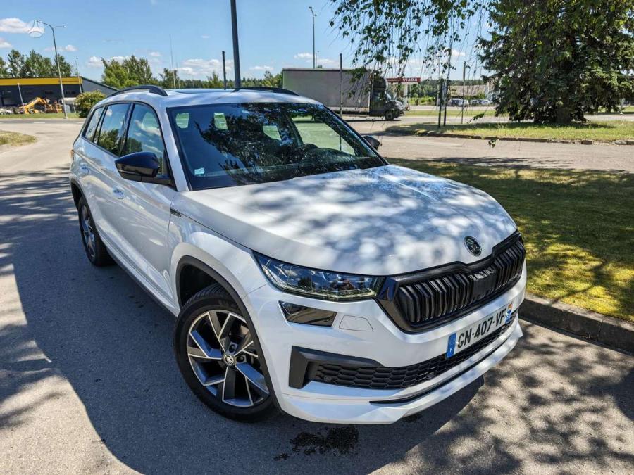 Белый Шкода Kodiaq 2023 в Таураге, объемом двигателя 1.97 л и пробегом 216 тыс. км за 24200 €, фото 3 на AUTOMOTO.COM.LV