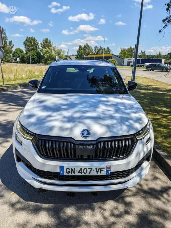 White Skoda Kodiaq 2023 in Taurage, with an engine capacity of 1.97 L and mileage of 216 thousand km for 24200 €, photo 3 on AUTOMOTO.COM.LV