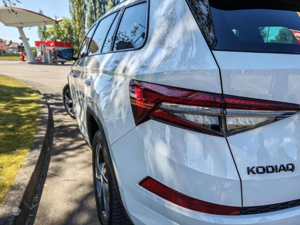 White Skoda Kodiaq 2023 in Taurage, with an engine capacity of 1.97 L and mileage of 216 thousand km for 24200 €, photo 10 on AUTOMOTO.COM.LV
