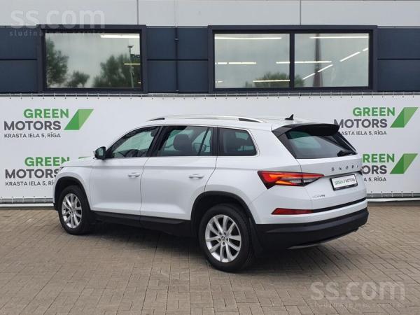 White Skoda Kodiaq 2023 in Riga, with an engine capacity of 2.00 L and mileage of 109 thousand km for 29500 €, photo 5 on AUTOMOTO.COM.LV