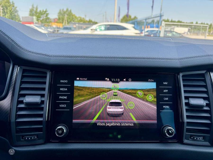 Balts Skoda Kodiaq 2023 Panevēža, ar dzinēja tilpumu 1.97 L un nobraukumu 40 tūkst. km par 25900 €, foto 21 vietnē AUTOMOTO.COM.LV
