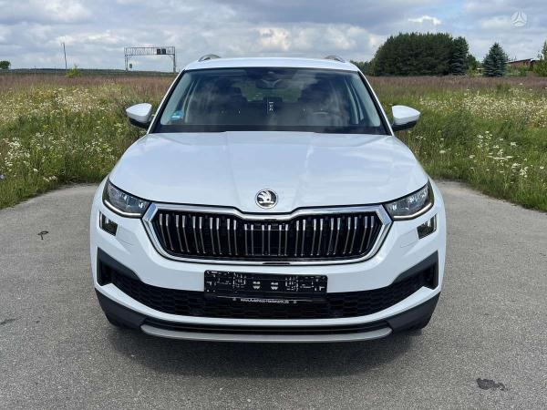 White Skoda Kodiaq 2023 in Panevezys, with an engine capacity of 1.97 L and mileage of 197 thousand km for 19900 €, photo 1 on AUTOMOTO.COM.LV
