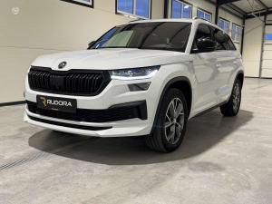 Белый Шкода Kodiaq 2023 в Шяуляй, объемом двигателя 1.97 л и пробегом 135 тыс. км за 28800 €, фото  на AUTOMOTO.COM.LV
