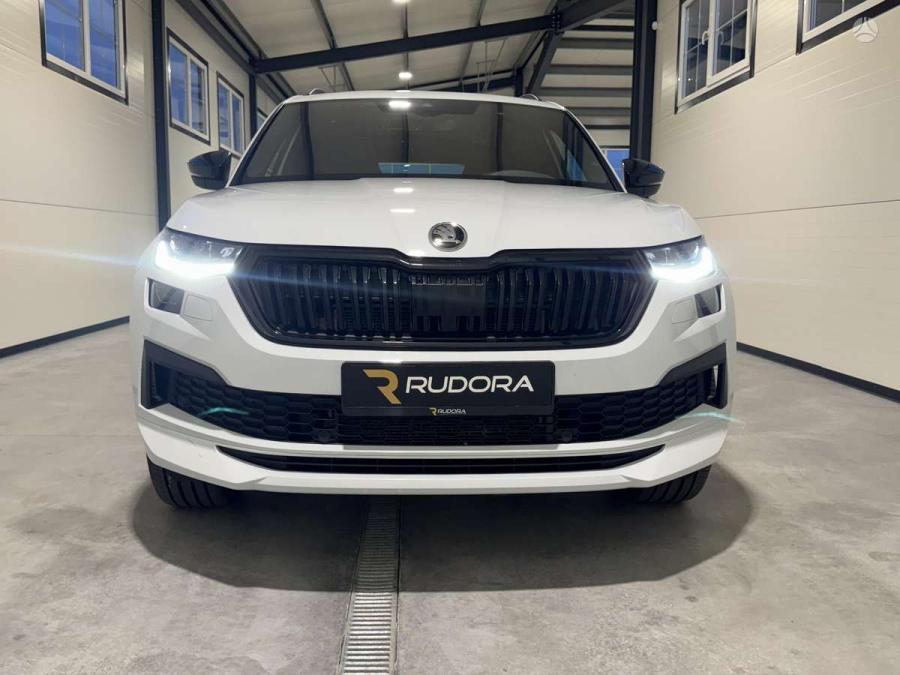 White Skoda Kodiaq 2023 in Siauliai, with an engine capacity of 1.97 L and mileage of 135 thousand km for 28800 €, photo 3 on AUTOMOTO.COM.LV