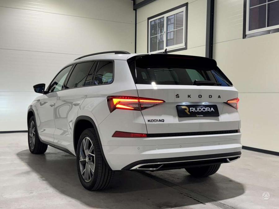 White Skoda Kodiaq 2023 in Siauliai, with an engine capacity of 1.97 L and mileage of 135 thousand km for 28800 €, photo 7 on AUTOMOTO.COM.LV