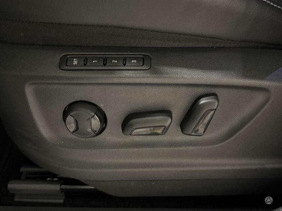 White Skoda Kodiaq 2023 in Siauliai, with an engine capacity of 1.97 L and mileage of 135 thousand km for 28800 €, photo 10 on AUTOMOTO.COM.LV
