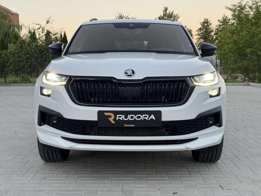 White Skoda Kodiaq 2023 in Siauliai, with an engine capacity of 1.97 L and mileage of 135 thousand km for 28800 €, photo 35 on AUTOMOTO.COM.LV