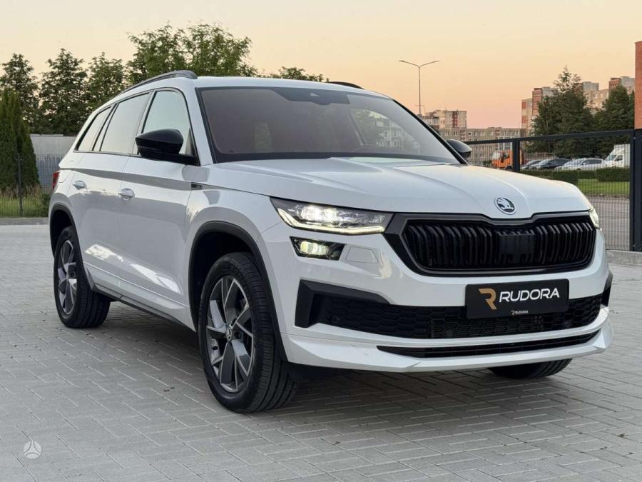 White Skoda Kodiaq 2023 in Siauliai, with an engine capacity of 1.97 L and mileage of 135 thousand km for 28800 €, photo 36 on AUTOMOTO.COM.LV