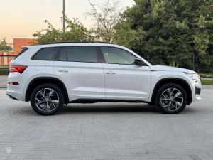 White Skoda Kodiaq 2023 in Siauliai, with an engine capacity of 1.97 L and mileage of 135 thousand km for 28800 €, photo 37 on AUTOMOTO.COM.LV