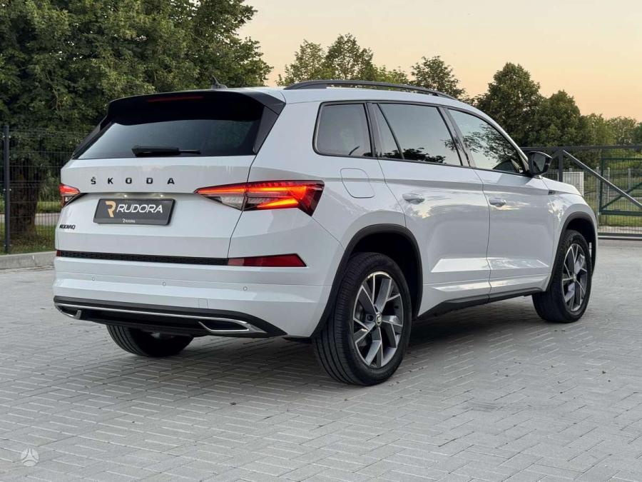 White Skoda Kodiaq 2023 in Siauliai, with an engine capacity of 1.97 L and mileage of 135 thousand km for 28800 €, photo 38 on AUTOMOTO.COM.LV