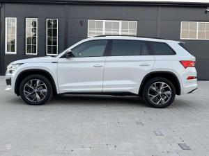 White Skoda Kodiaq 2023 in Siauliai, with an engine capacity of 1.97 L and mileage of 135 thousand km for 28800 €, photo 41 on AUTOMOTO.COM.LV