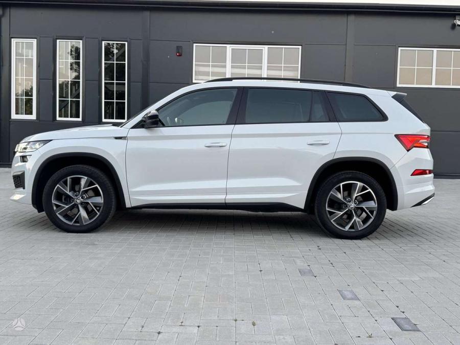 White Skoda Kodiaq 2023 in Siauliai, with an engine capacity of 1.97 L and mileage of 135 thousand km for 28800 €, photo 41 on AUTOMOTO.COM.LV