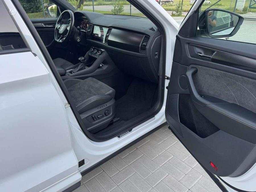 White Skoda Kodiaq 2023 in Siauliai, with an engine capacity of 1.97 L and mileage of 135 thousand km for 28800 €, photo 57 on AUTOMOTO.COM.LV
