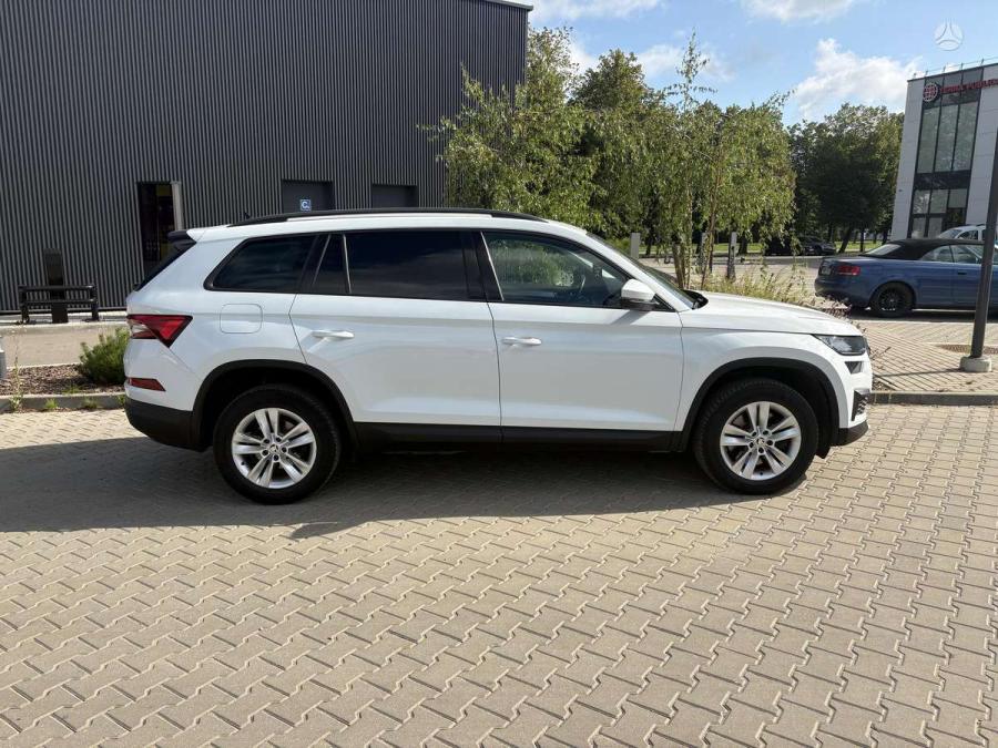 Белый Шкода Kodiaq 2023 в Каунас, объемом двигателя 1.97 л и пробегом 190 тыс. км за 17300 €, фото 5 на AUTOMOTO.COM.LV