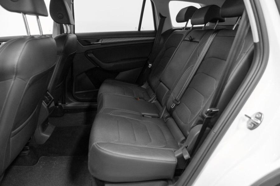 Белый Шкода Kodiaq 2023 в Вильнюс, объемом двигателя 2.00 л и пробегом 160 тыс. км за 25950 €, фото 7 на AUTOMOTO.COM.LV