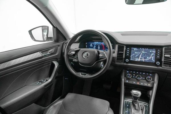 Белый Шкода Kodiaq 2023 в Вильнюс, объемом двигателя 2.00 л и пробегом 160 тыс. км за 25950 €, фото 10 на AUTOMOTO.COM.LV