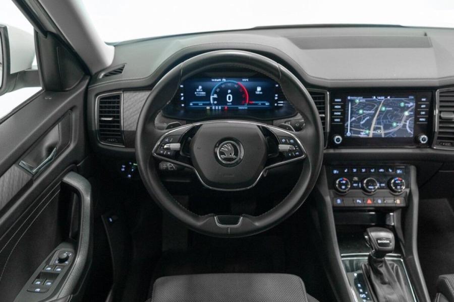 Белый Шкода Kodiaq 2023 в Вильнюс, объемом двигателя 2.00 л и пробегом 160 тыс. км за 25950 €, фото 12 на AUTOMOTO.COM.LV