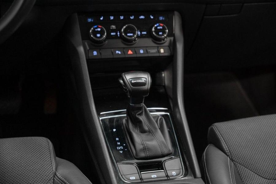 Белый Шкода Kodiaq 2023 в Вильнюс, объемом двигателя 2.00 л и пробегом 160 тыс. км за 25950 €, фото 19 на AUTOMOTO.COM.LV
