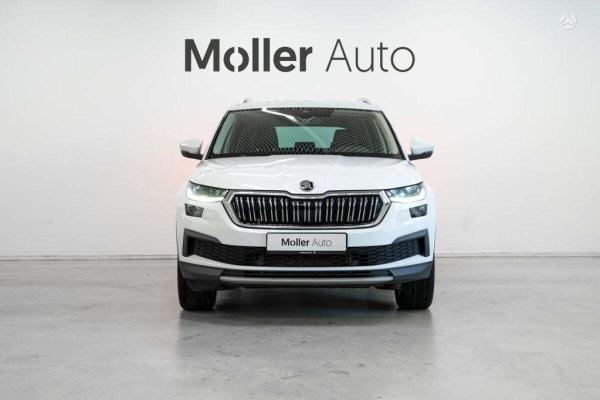 White Skoda Kodiaq 2023 in Vilnius, with an engine capacity of 2.00 L and mileage of 158 thousand km for 25200 €, photo 5 on AUTOMOTO.COM.LV