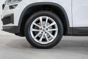 Белый Шкода Kodiaq 2023 в Вильнюс, объемом двигателя 2.00 л и пробегом 158 тыс. км за 25200 €, фото 22 на AUTOMOTO.COM.LV