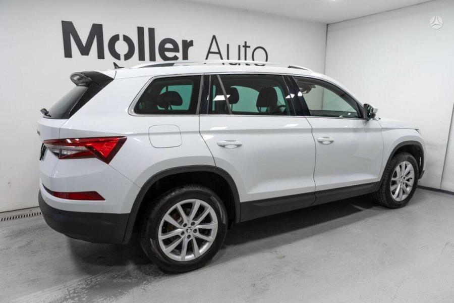Белый Шкода Kodiaq 2023 в Вильнюс, объемом двигателя 2.00 л и пробегом 160 тыс. км за 25950 €, фото 5 на AUTOMOTO.COM.LV