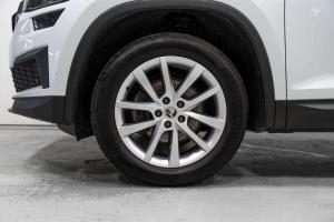Белый Шкода Kodiaq 2023 в Вильнюс, объемом двигателя 2.00 л и пробегом 160 тыс. км за 25950 €, фото 22 на AUTOMOTO.COM.LV