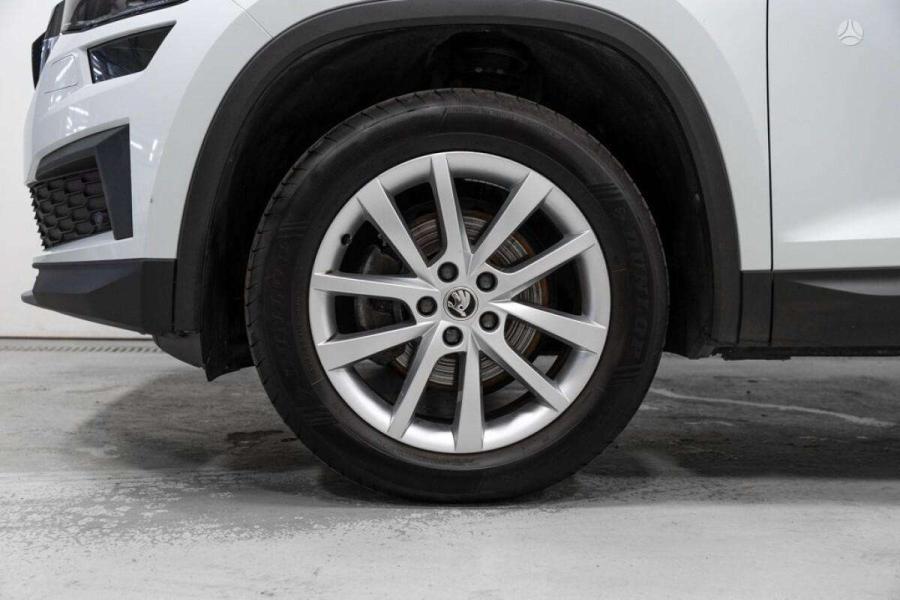 Белый Шкода Kodiaq 2023 в Вильнюс, объемом двигателя 2.00 л и пробегом 160 тыс. км за 25950 €, фото 22 на AUTOMOTO.COM.LV