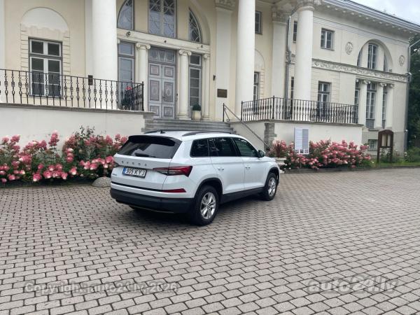 Белый Шкода Kodiaq 2023 в Раквере, объемом двигателя 1.50 л и пробегом 83 тыс. км за 24800 €, фото 2 на AUTOMOTO.COM.LV
