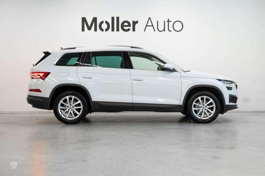 Белый Шкода Kodiaq 2023 в Вильнюс, объемом двигателя 2.00 л и пробегом 158 тыс. км за 24700 €, фото 5 на AUTOMOTO.COM.LV