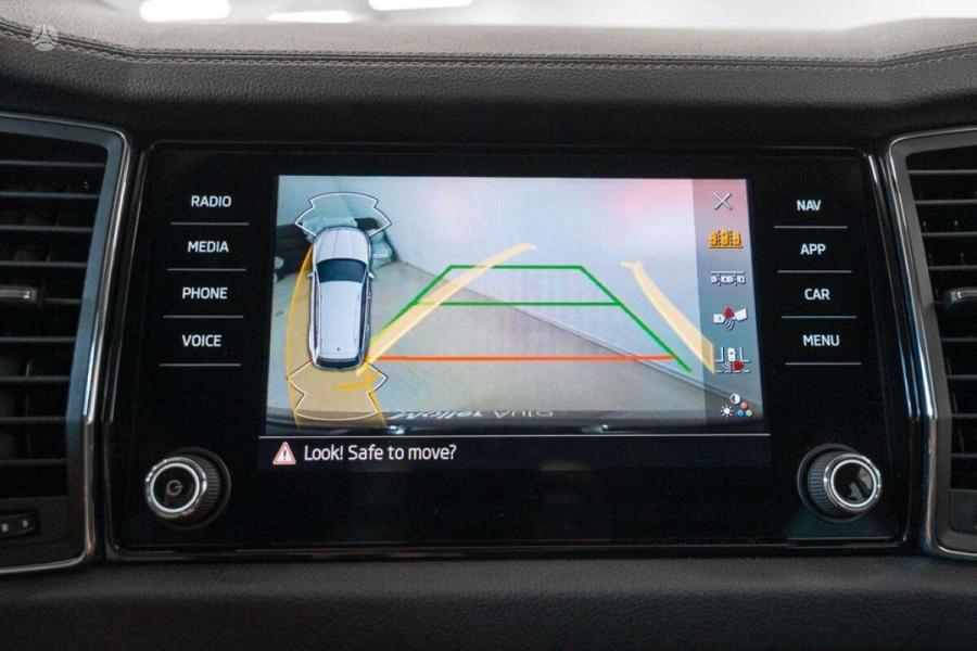 Белый Шкода Kodiaq 2023 в Вильнюс, объемом двигателя 2.00 л и пробегом 158 тыс. км за 24700 €, фото 12 на AUTOMOTO.COM.LV