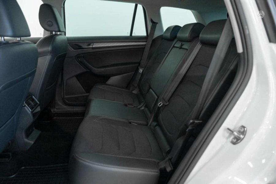 Белый Шкода Kodiaq 2023 в Вильнюс, объемом двигателя 2.00 л и пробегом 158 тыс. км за 24700 €, фото 18 на AUTOMOTO.COM.LV