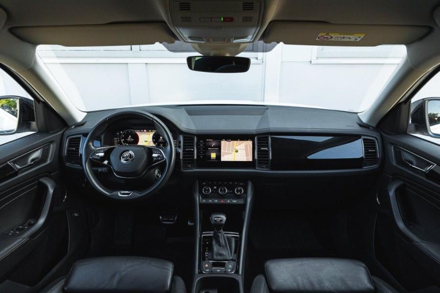 Белый Шкода Kodiaq 2023 в Вентспилс, объемом двигателя 2.00 л и пробегом 149 тыс. км за 32000 €, фото 16 на AUTOMOTO.COM.LV