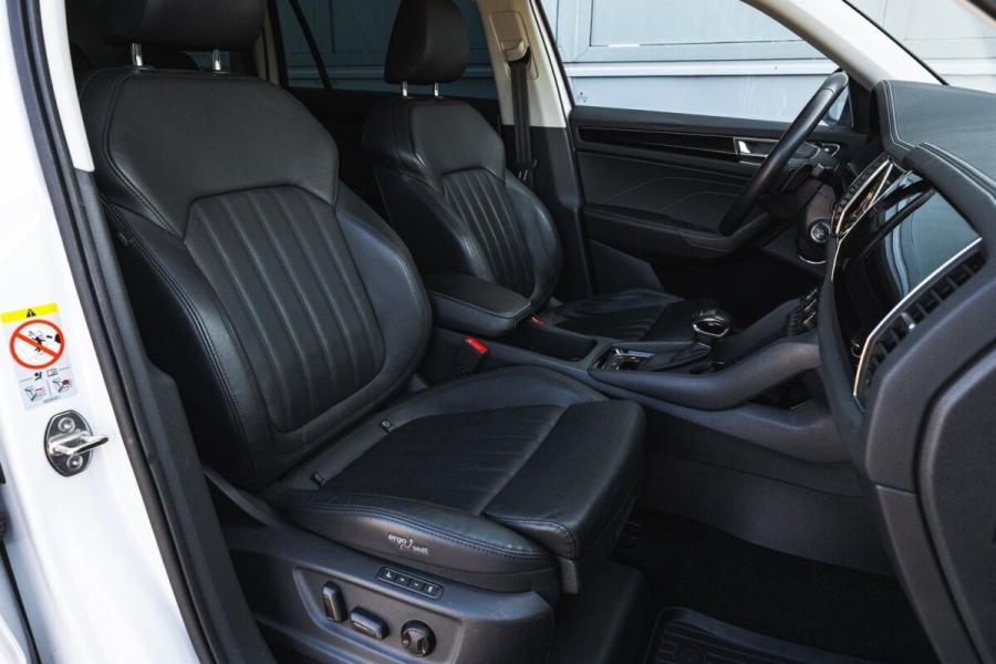 Белый Шкода Kodiaq 2023 в Вентспилс, объемом двигателя 2.00 л и пробегом 149 тыс. км за 32000 €, фото 18 на AUTOMOTO.COM.LV