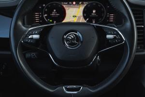 Белый Шкода Kodiaq 2023 в Вентспилс, объемом двигателя 2.00 л и пробегом 149 тыс. км за 32000 €, фото 19 на AUTOMOTO.COM.LV
