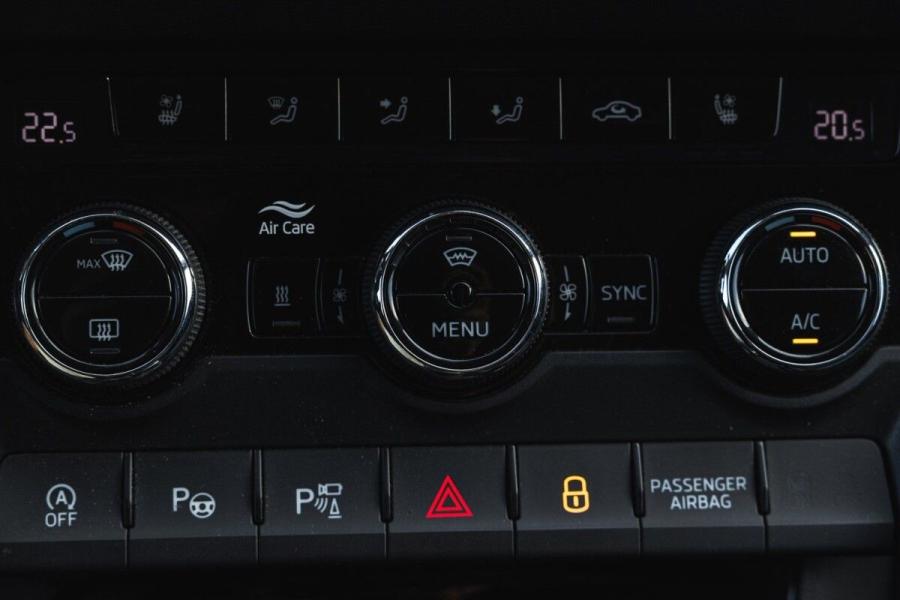 Белый Шкода Kodiaq 2023 в Вентспилс, объемом двигателя 2.00 л и пробегом 149 тыс. км за 32000 €, фото 30 на AUTOMOTO.COM.LV